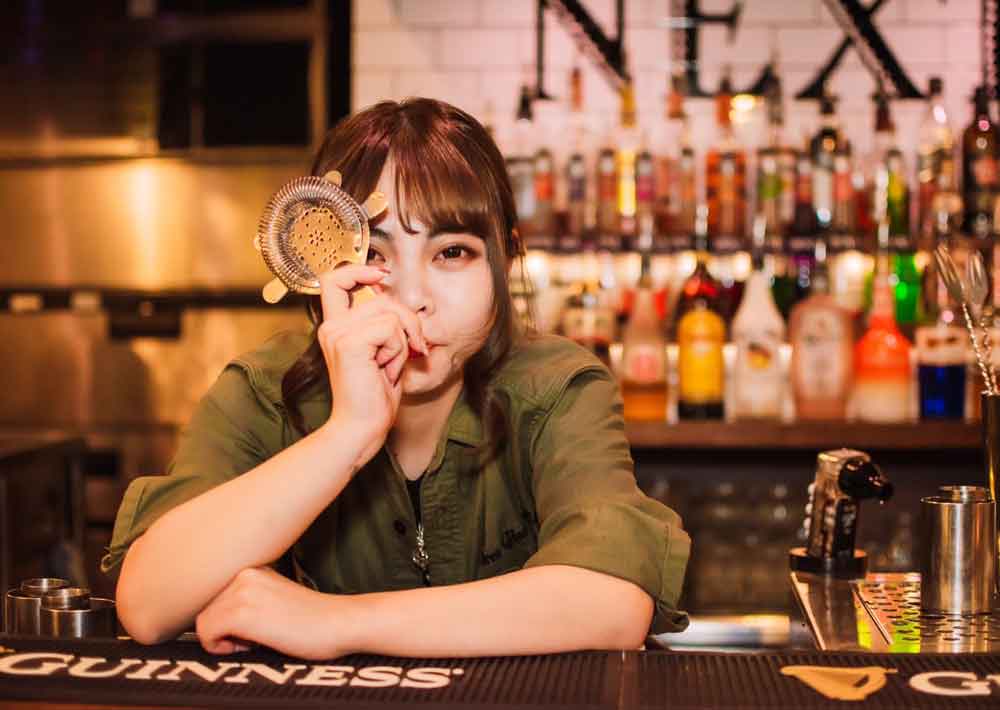 銀座300BAR ALL300円 【オーガニック】野草カクテル・キューバ国認定モヒート